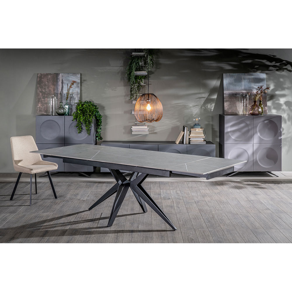 Table extensible jusqu'à 240 cm en céramique et piètement métal