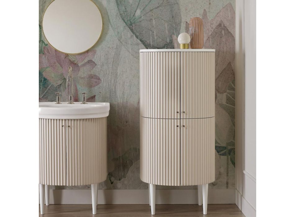 Colonne à quatre portes avec finition mate